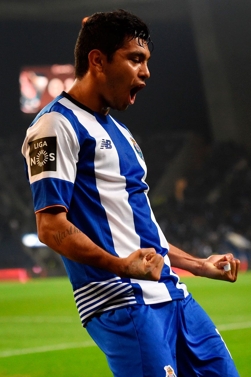 El 'Tecatito' Corona, el último gran refuerzo del Porto - ESPN