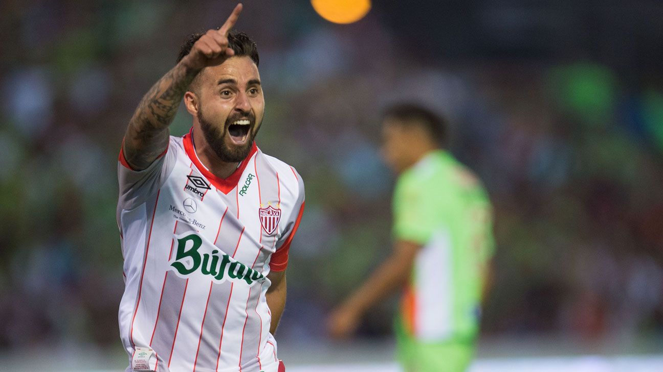 Aficionados de Necaxa celebran en el Ángel de Independencia - ESPN