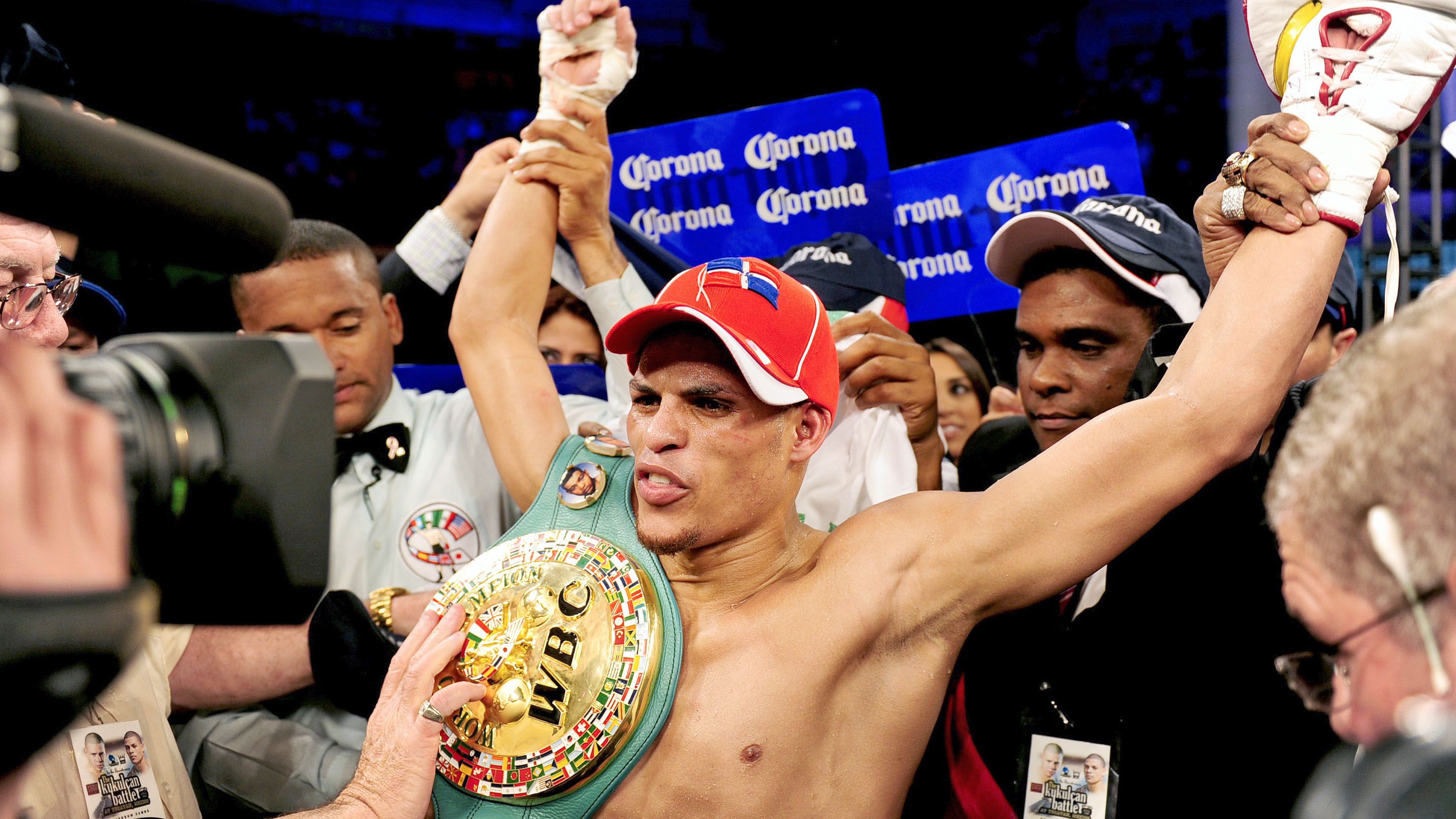 Promete Elio Rojas amargarle la noche de regreso a Mikey - ESPN