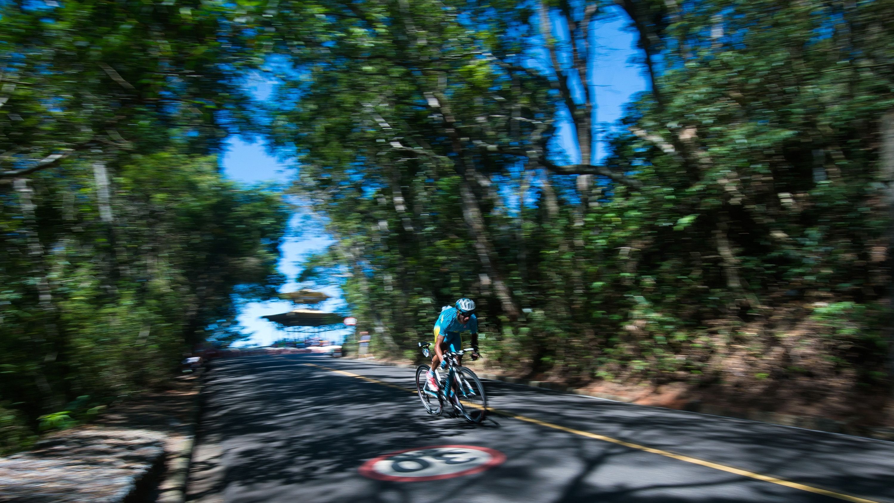El ciclista surcoreano Ok-cheol Kim es atropellado durante práctica y ...