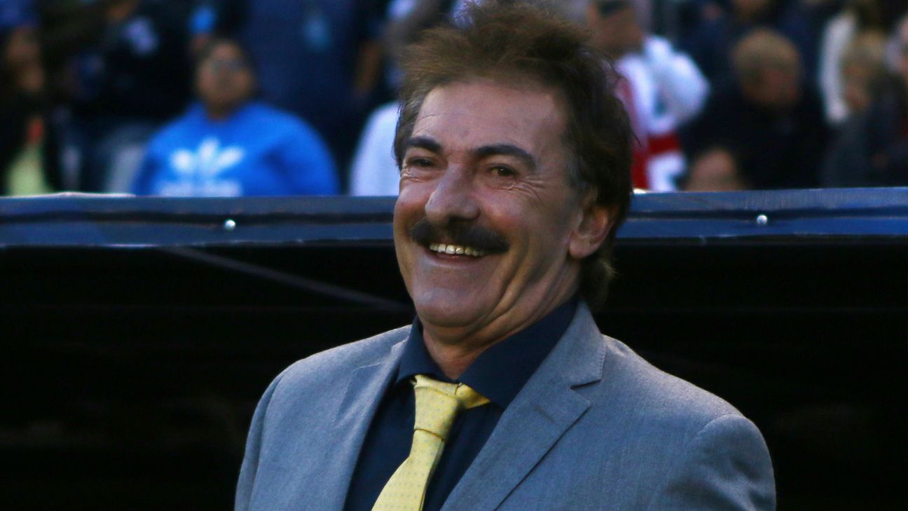 Ricardo La Volpe menosprecia el Clásico Nacional en Liguilla