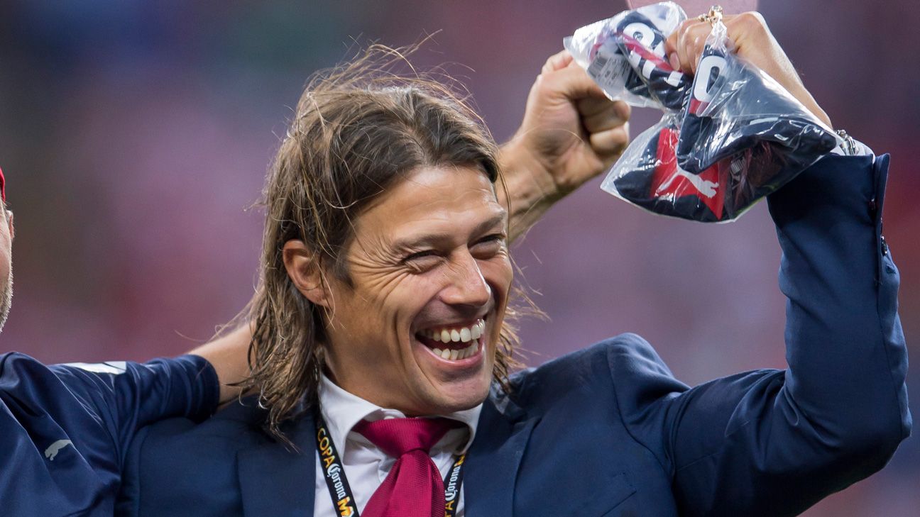 Matías Almeyda se convierte en el rey de copas con las Chivas