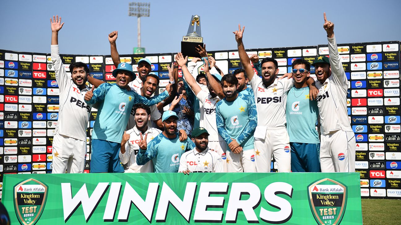 Aaqib-ball sparks Pakistan's latest revolution - ESPN