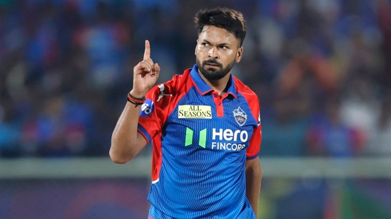 DC seamer Mukesh Kumar fined 10% of match fees after MI defeat - ESPN