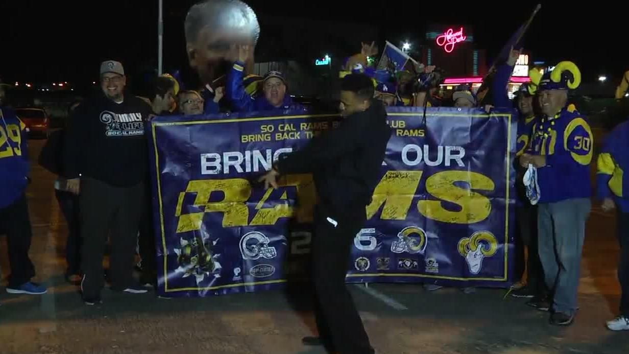 Fans celebrate the Rams' return to L.A. - ESPN Video