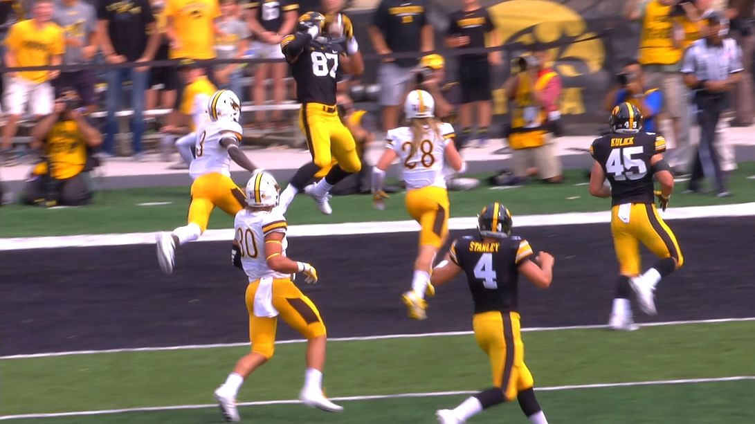 Iowa scores first touchdown of the game - ESPN Video
