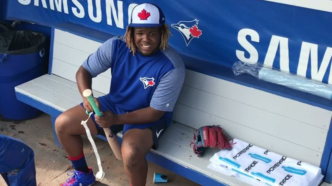 Vlad Jr. uses same size bat as father in BP - ESPN Video