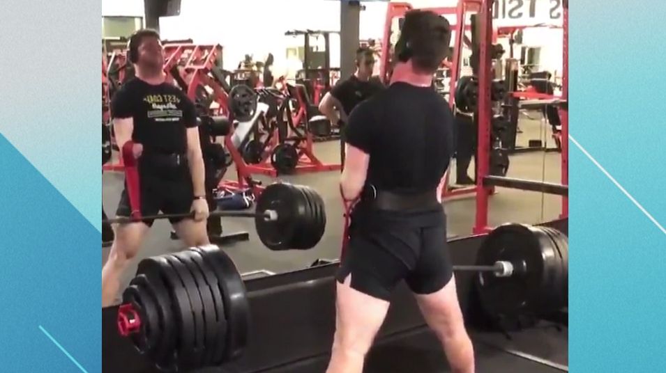 Montana football commit with one hand deadlifts 565 pounds - ESPN Video
