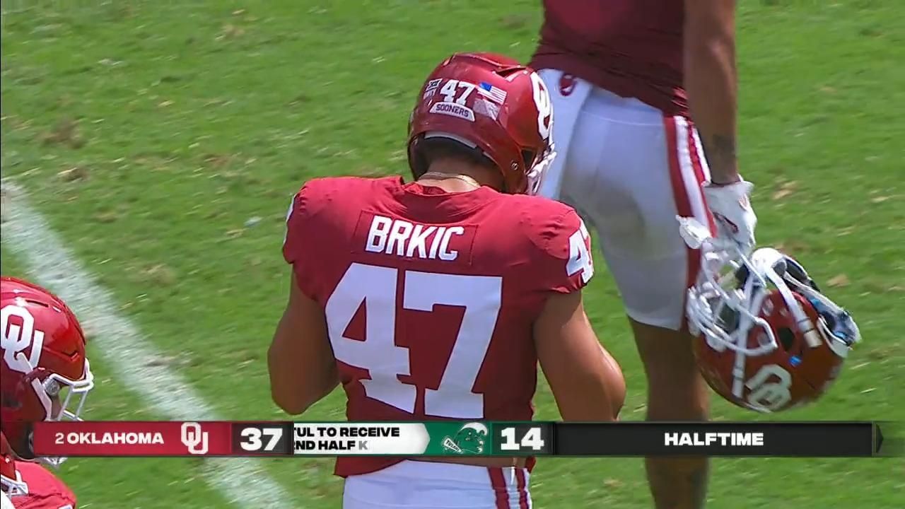 Oklahoma kicker nails 56-yard FG to end the first half - ESPN Video