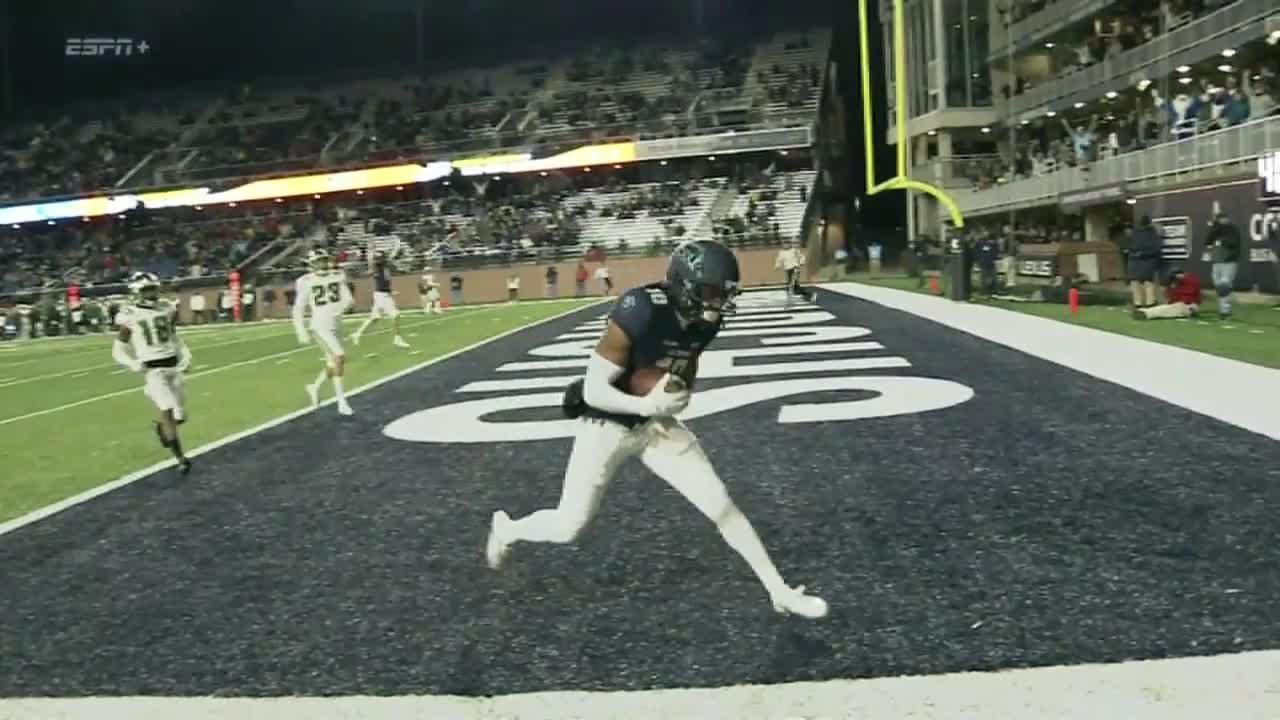 Hayden Wolff launches a dime to Ali Jennings for a 36-yard Monarchs TD ...