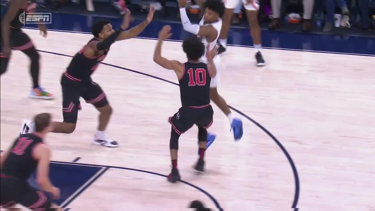 Wendell Green Jr. dishes to Walker Kessler who elevates for a dunk ...