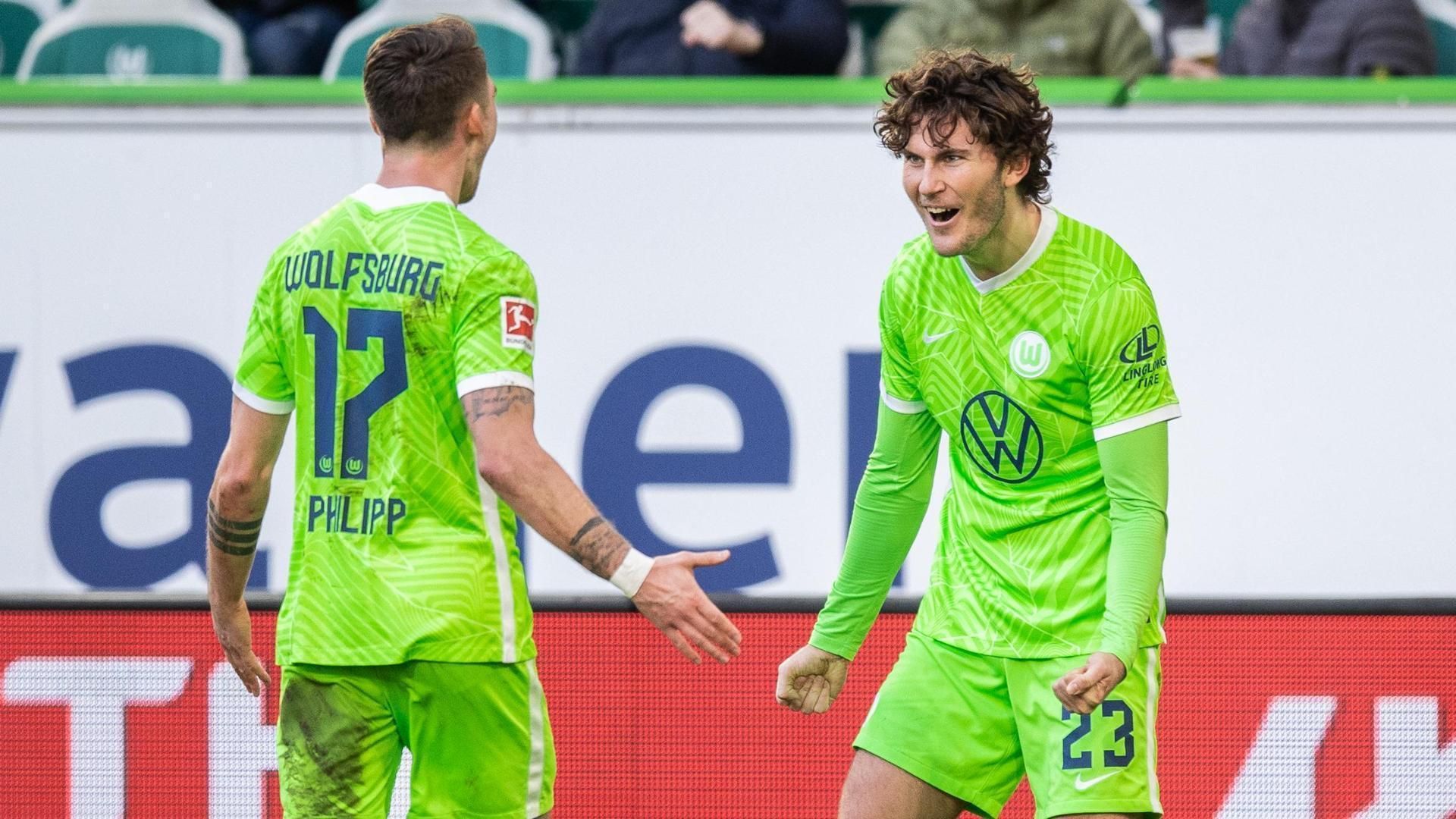 Jonas Wind gives Wolfsburg lead with impressive curler - ESPN Video