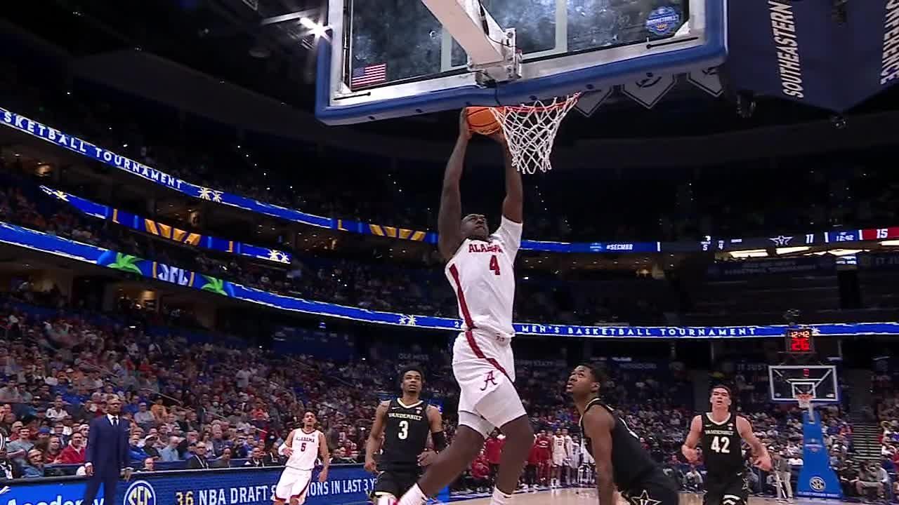 Juwan Gary connects on alley-oop jam - ESPN Video