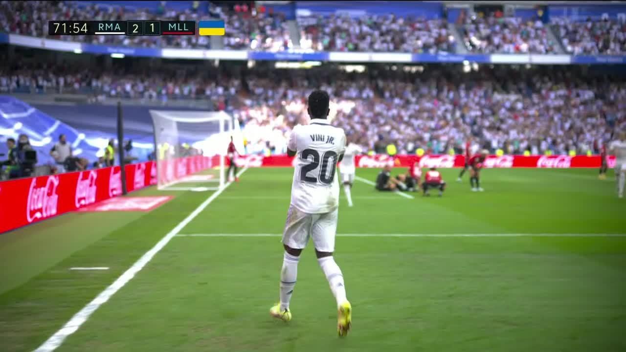 Vini Jr. puts the ball past Mallorca's goalkeeper to lead 2-1 - ESPN Video
