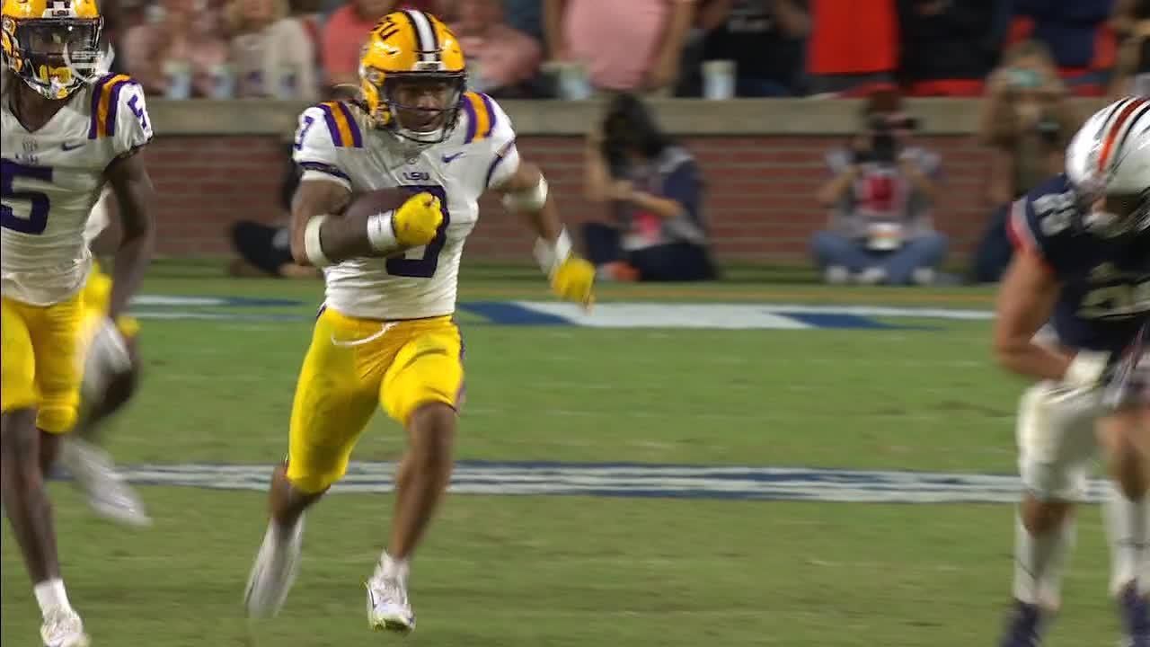 Greg Brooks Jr. grabs important INT vs. Auburn in 4th quarter - ESPN Video