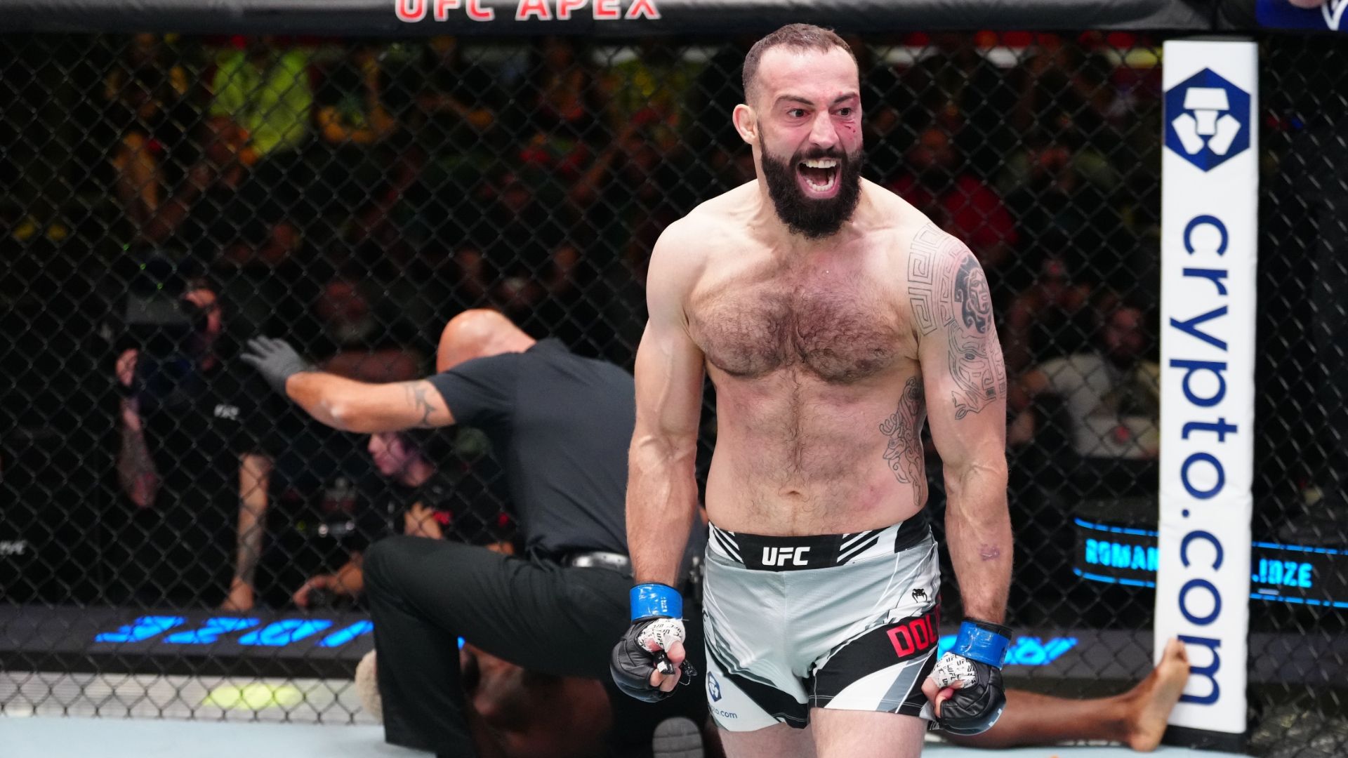 Roman Dolidze sends Phil Hawes to the mat - ESPN Video