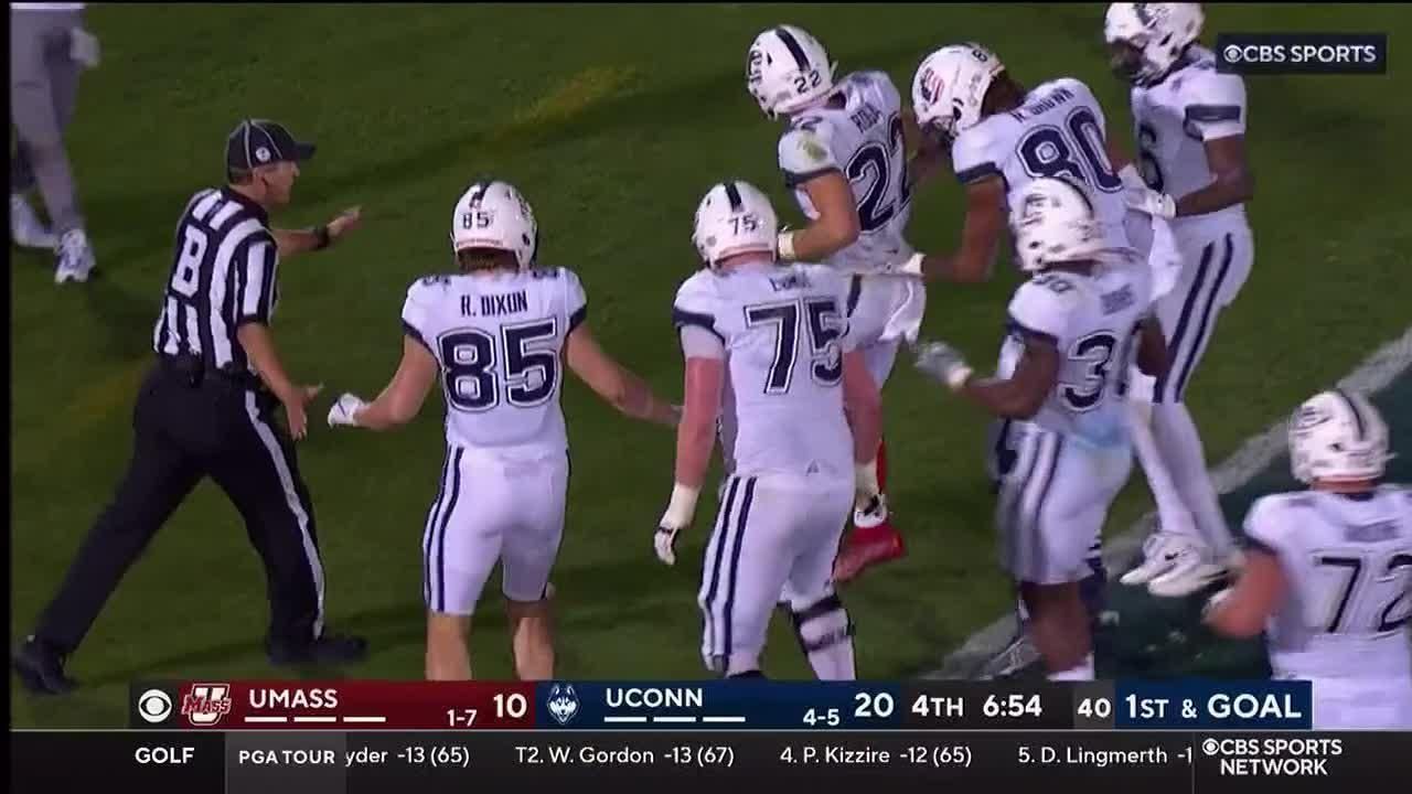 Victor Rosa waltzes into end zone as UConn extends lead - ESPN Video