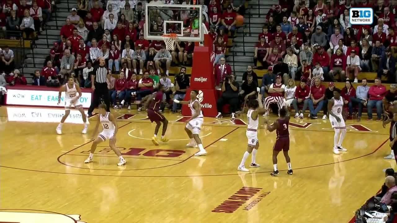 Dylan Robertson rocks the rim with jam - ESPN Video
