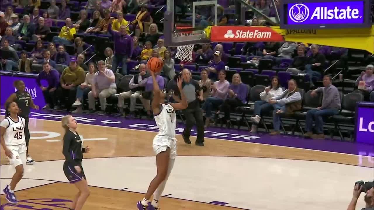 Kateri Poole shows off vision with nice dime vs. Western Carolina ...