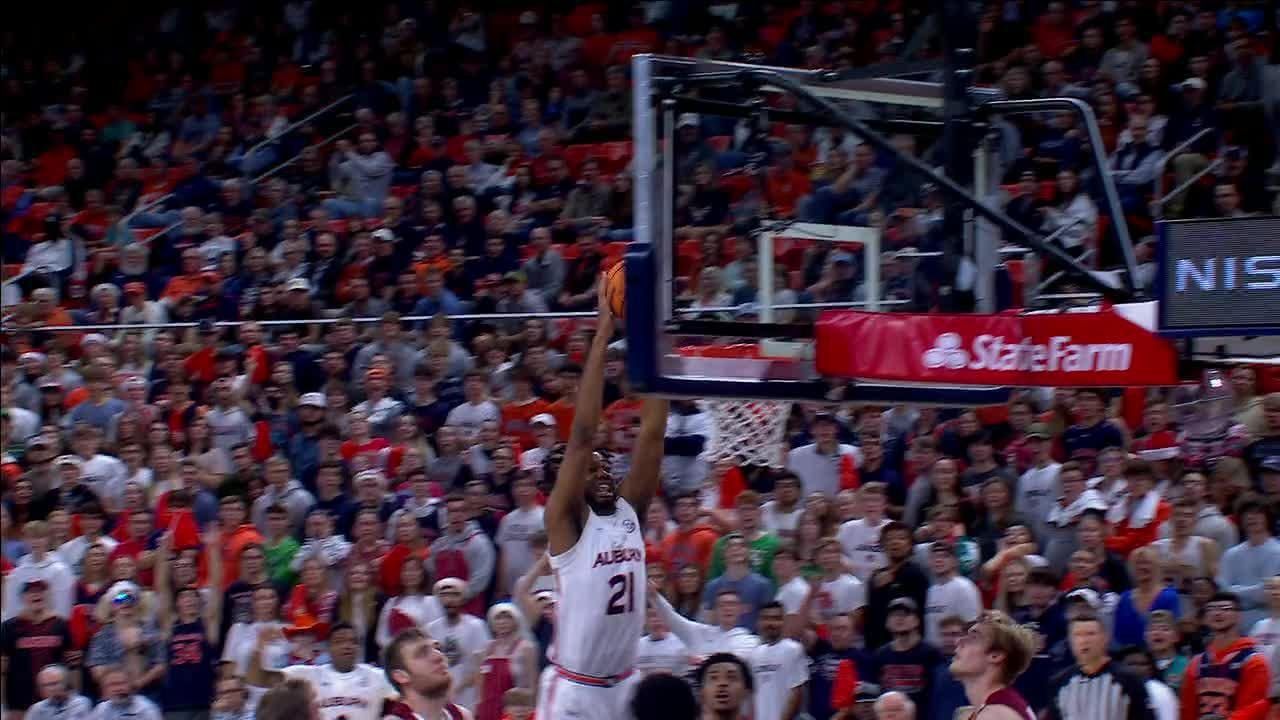 Yohan Traore rocks the rim with dunk - ESPN Video