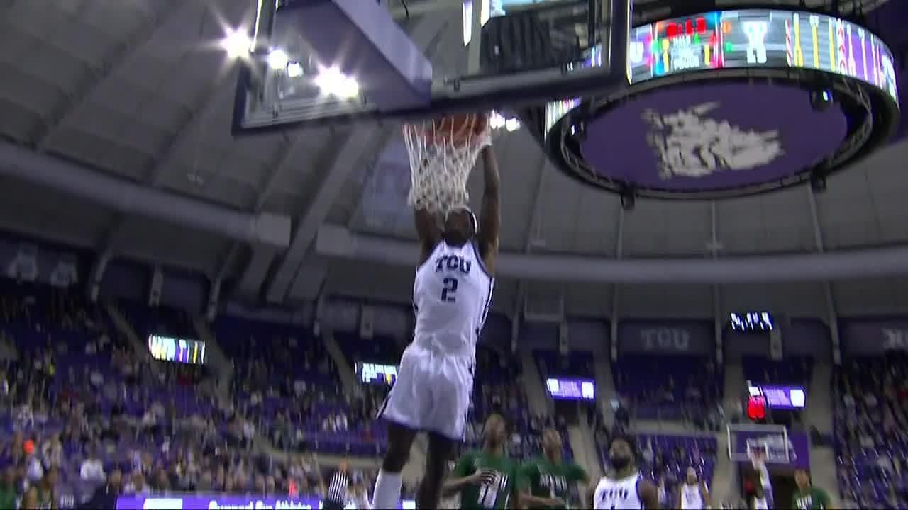 Emanuel Miller rocks the rim with powerful flush - ESPN Video