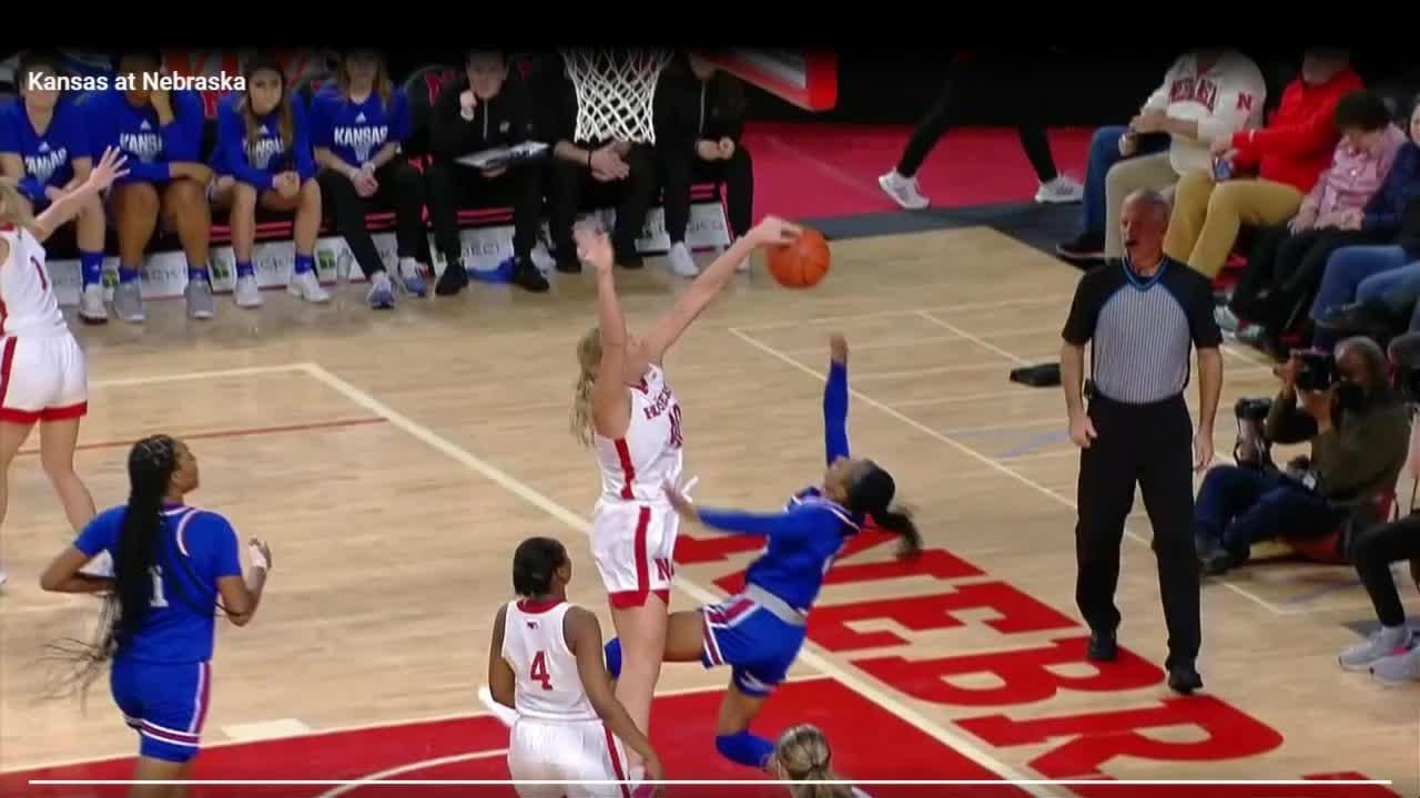 Alexis Markowski with the massive stuff at the rim - ESPN Video