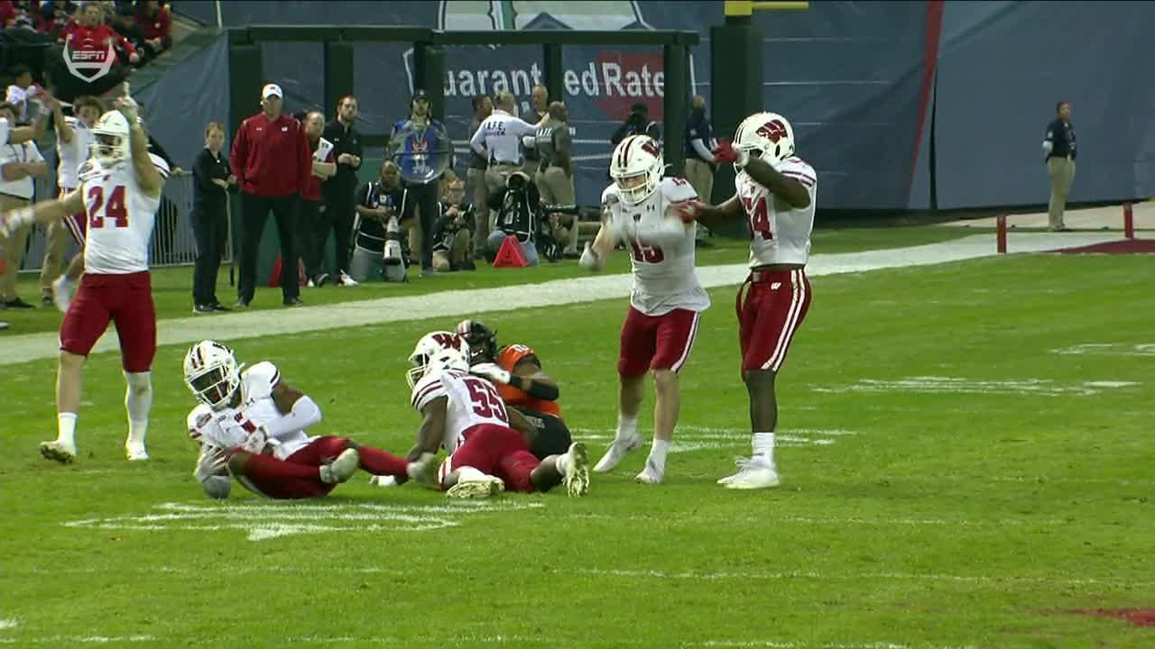 Jay Shaw somehow comes away with INT for Wisconsin - ESPN Video