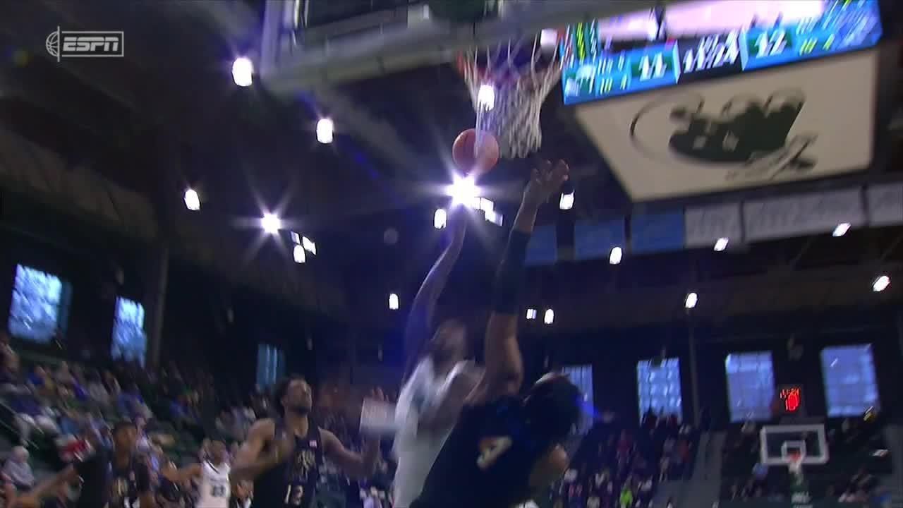 Kevin Cross gets the lay-in to fall vs. Memphis Tigers - ESPN Video