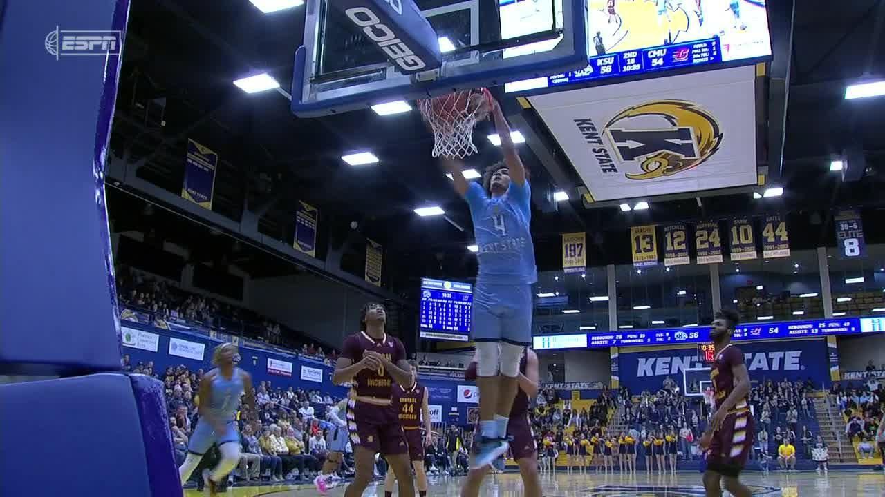 Chris Payton throws down powerful flush vs. Central Michigan Chippewas ...