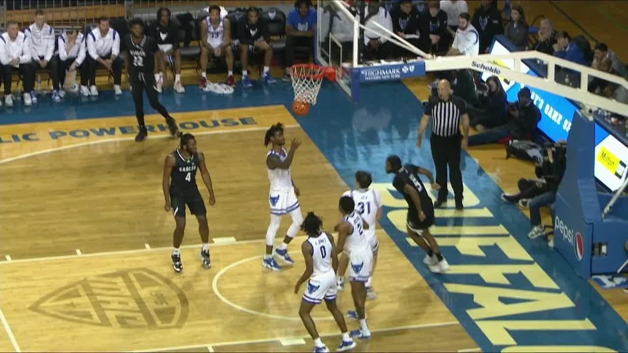 Tyson Acuff drops in smooth layup - ESPN Video