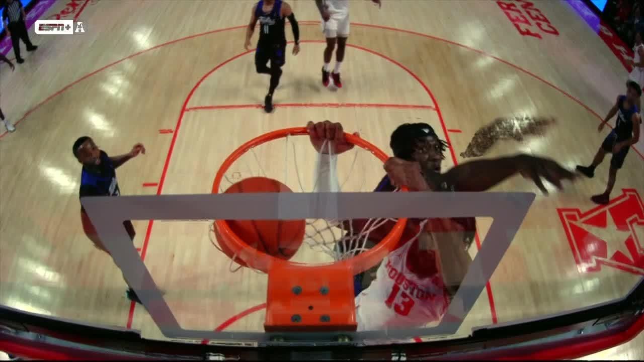 J'wan Roberts skies for big dunk - ESPN Video