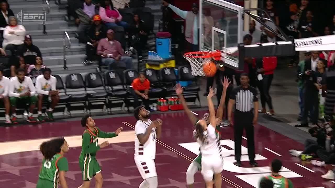Dailin Smith hangs in air for acrobatic bucket - ESPN Video
