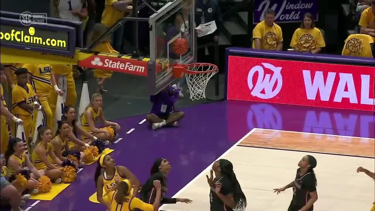 LaDazhia Williams gets the hoop and the harm - ESPN Video
