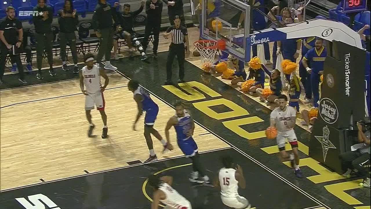 Christian Shumate throws down powerful dunk vs. Nicholls Colonels ...