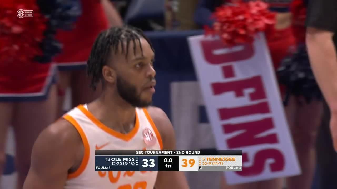 Josiah-Jordan James beats first-half buzzer with 3 - ESPN Video