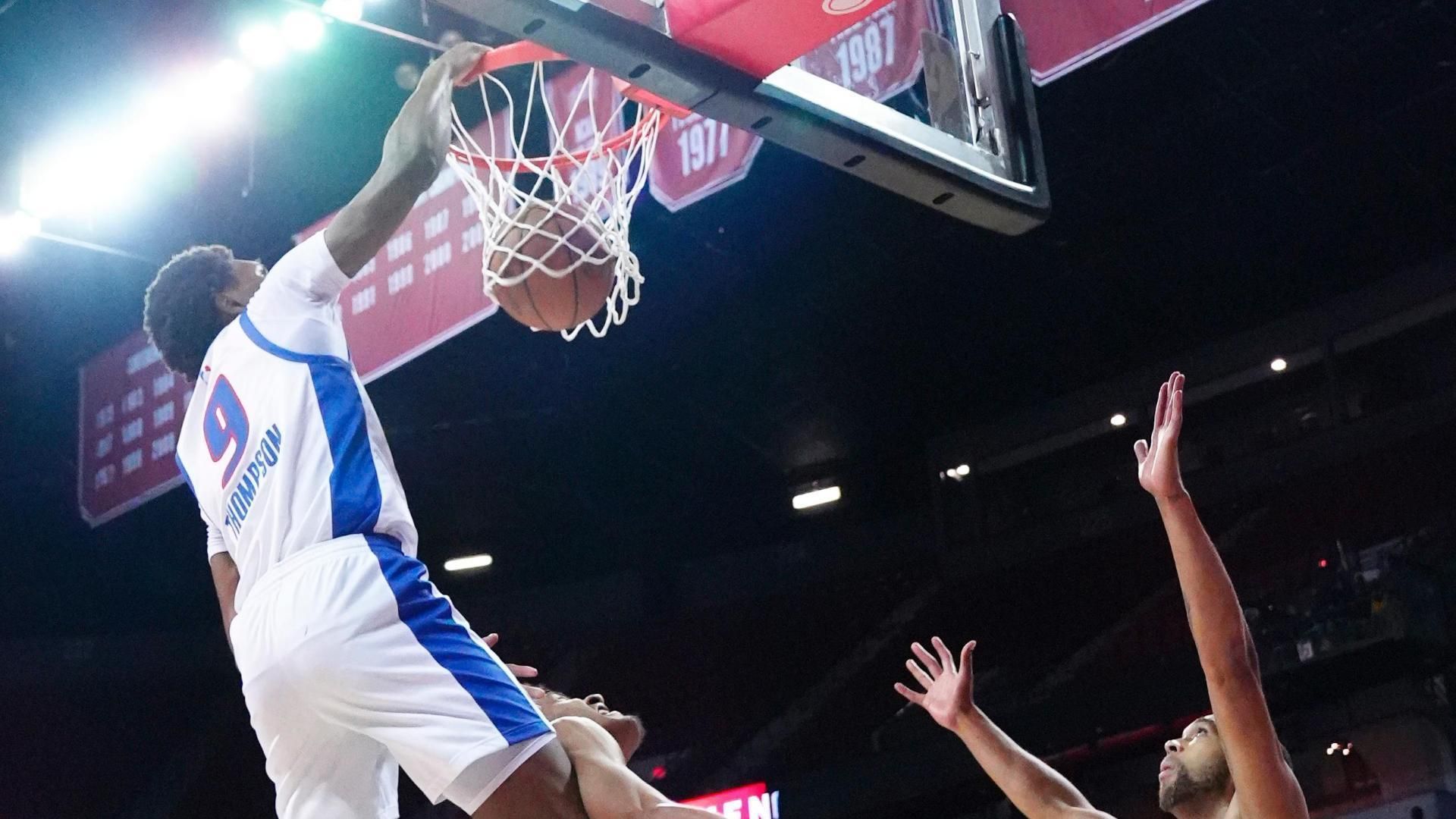 Ausar Thompson climbs up a defender for wild dunk - ESPN Video