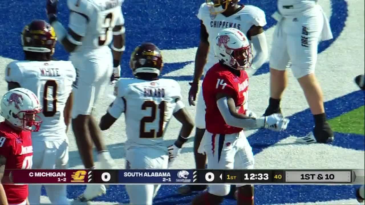 Kentrel Bullock powers past defense for 17-yard carry - ESPN Video