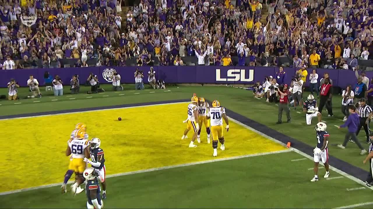 Jayden Daniels airs it out for 13-yard TD - ESPN Video