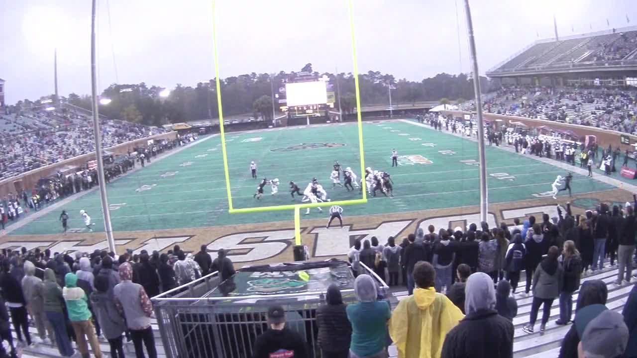 End Zone! Braydon Bennett scores 6-yard rushing rushing touchdown ...