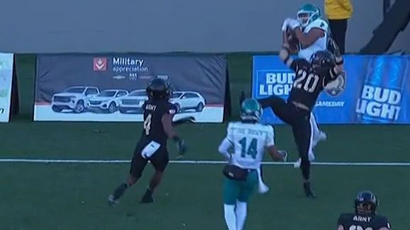 Coastal Carolina's Sam Pinckney goes over the defense for impressive TD ...
