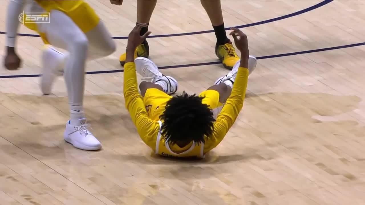 Carlton Carrington knocks down the 3-point shot - ESPN Video