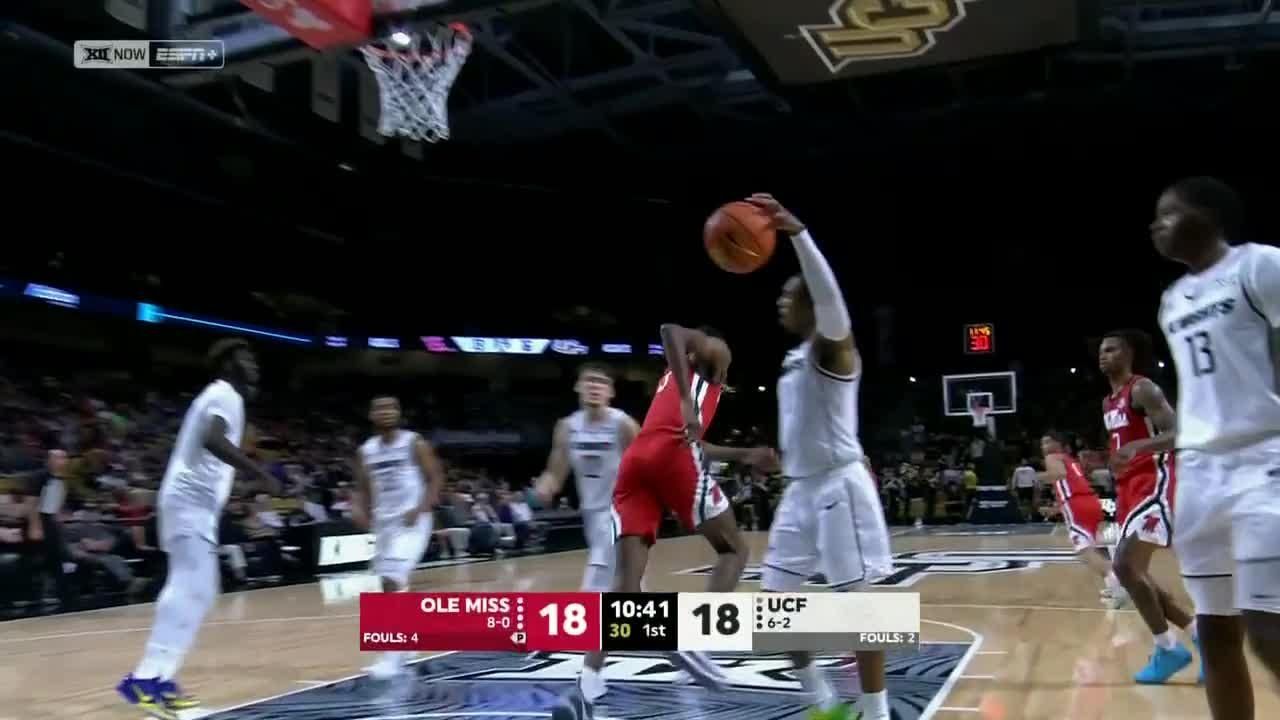 Jamarion Sharp skies for big slam dunk - ESPN Video