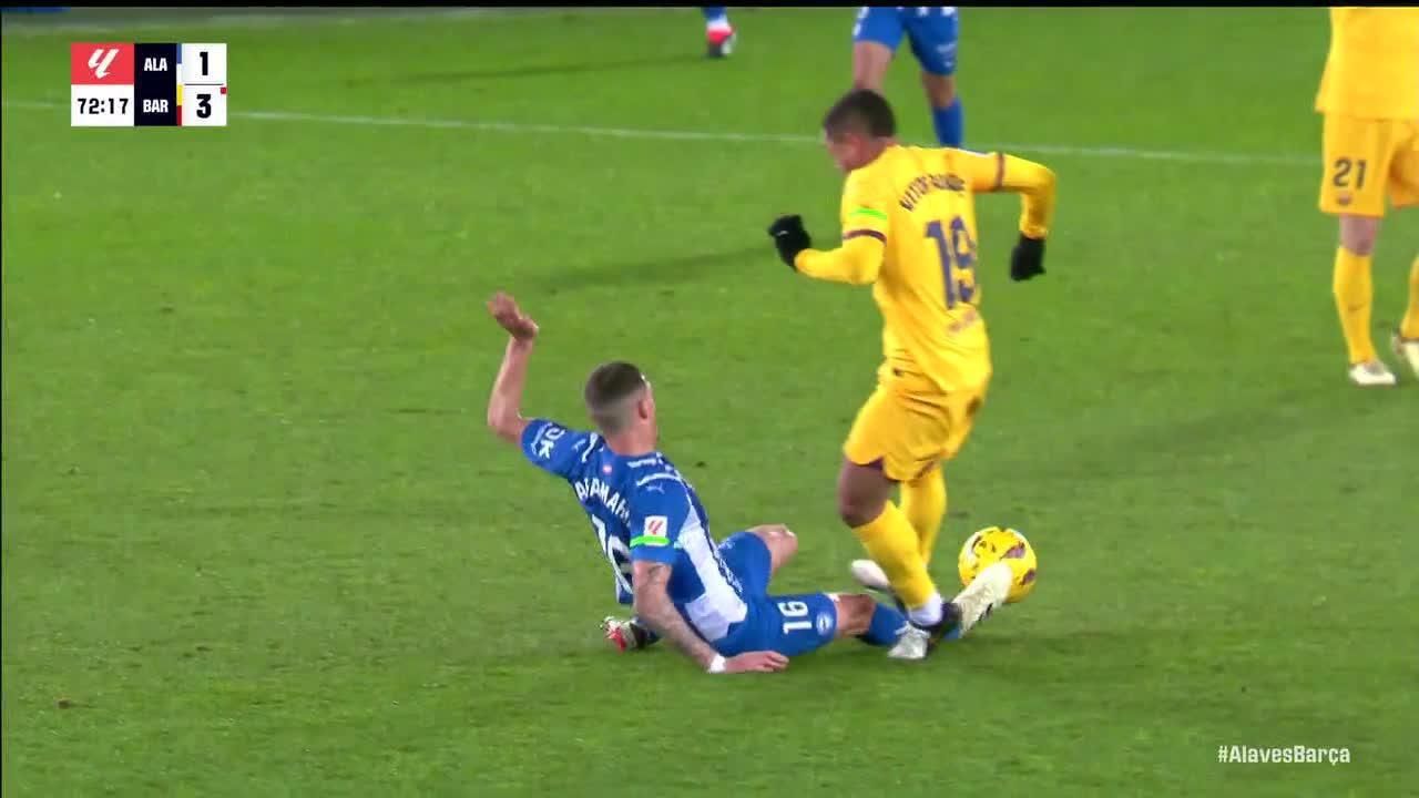 Did Vitor Roque really deserve to see red for this? - ESPN Video