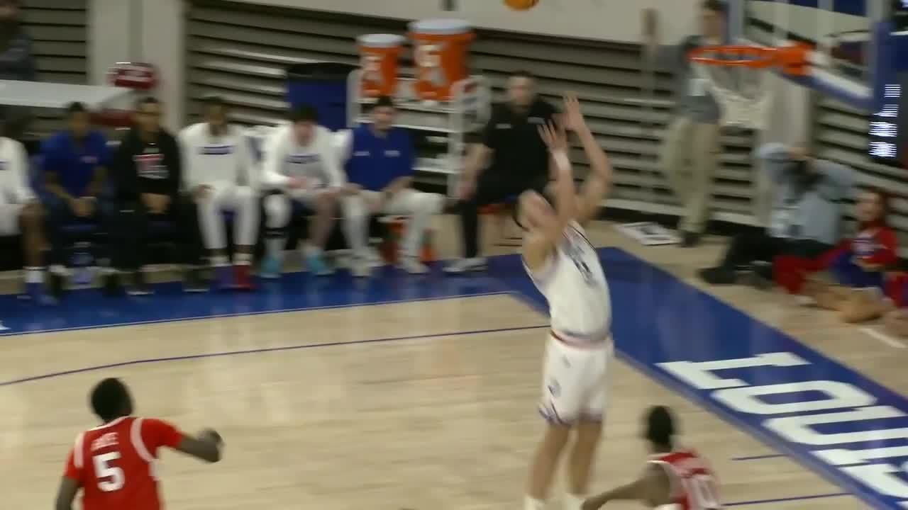 Daniel Batcho rocks the rim with slam dunk - ESPN Video