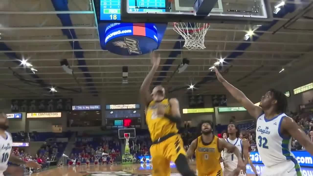 Demond Robinson gets the hoop and the harm - ESPN Video