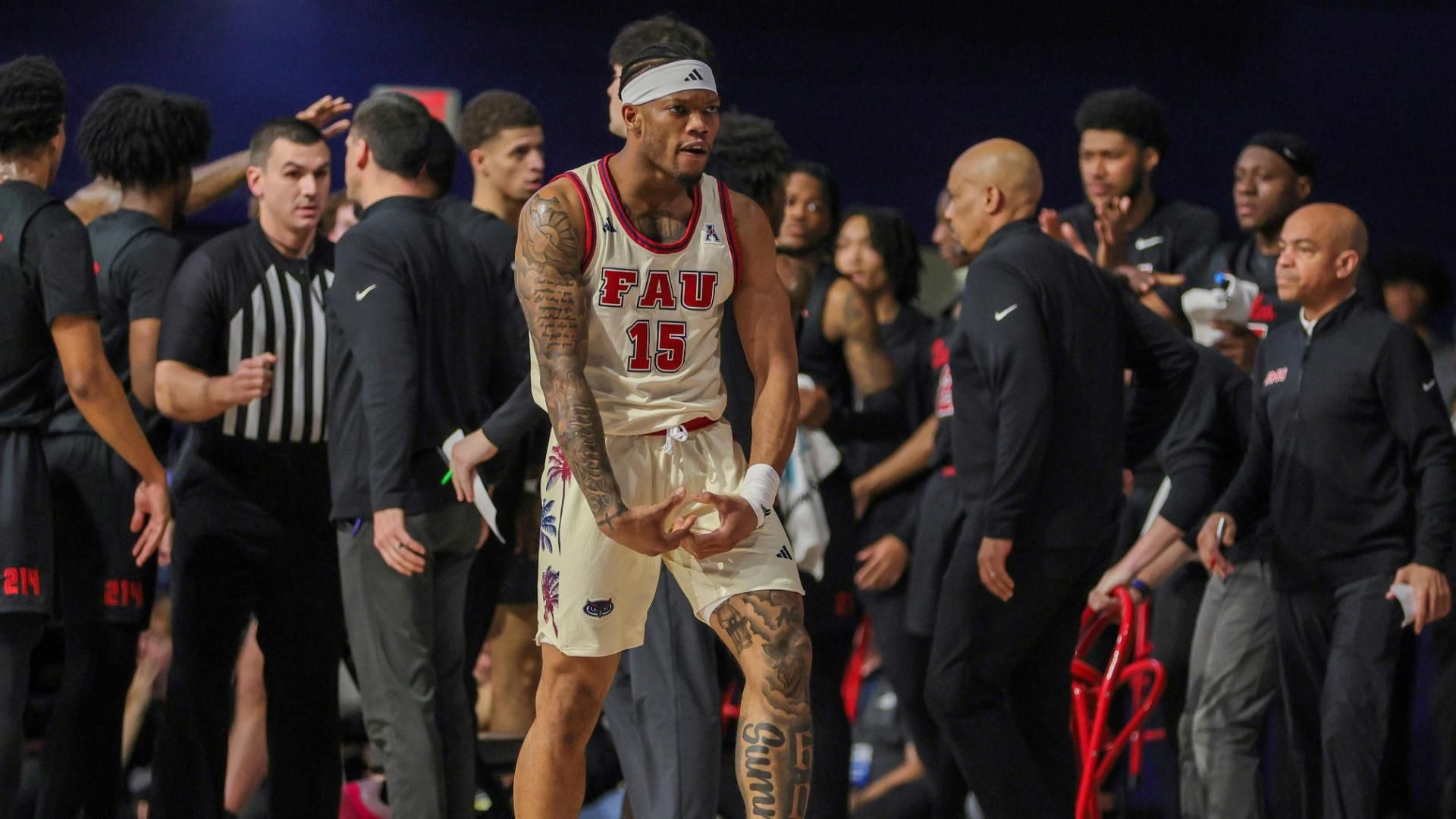 Alijah Martin takes flight for amazing poster slam for FAU - ESPN Video