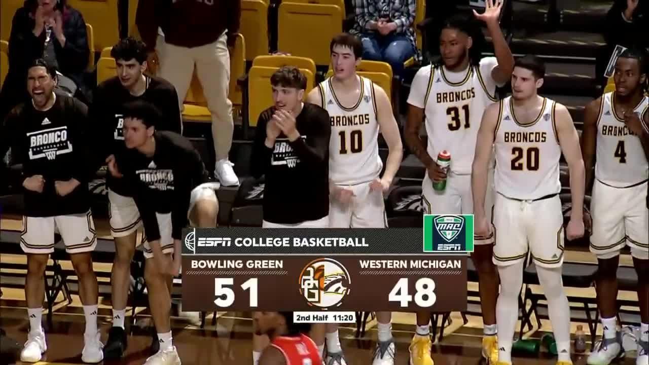 Anthony Crump rocks the rim with slam - ESPN Video