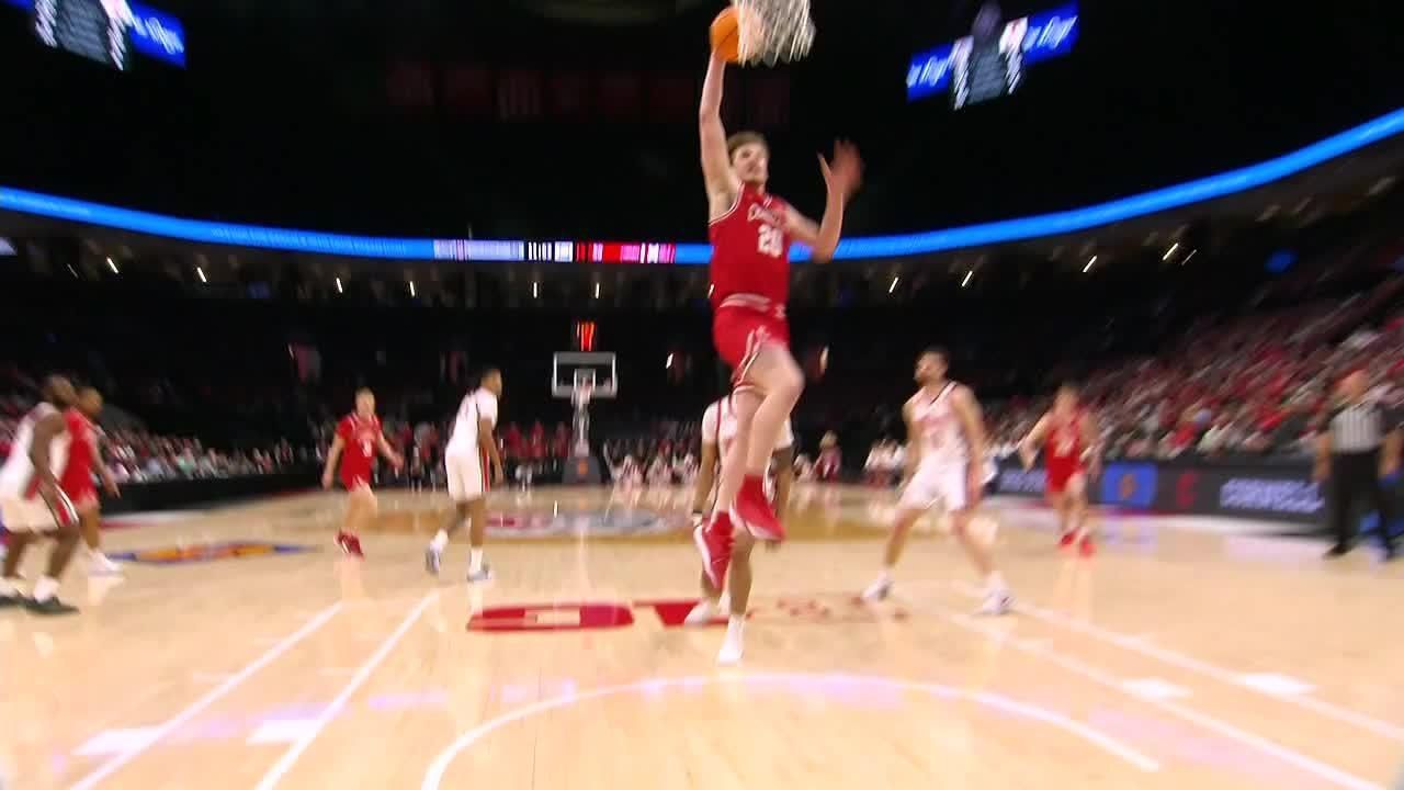 Sean Hansen rocks the rim with dunk - ESPN Video