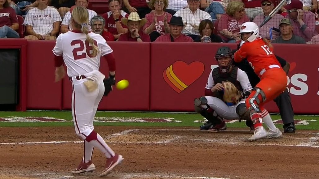 Kelly Maxwell rocks HR to give Cowgirls lead - ESPN Video