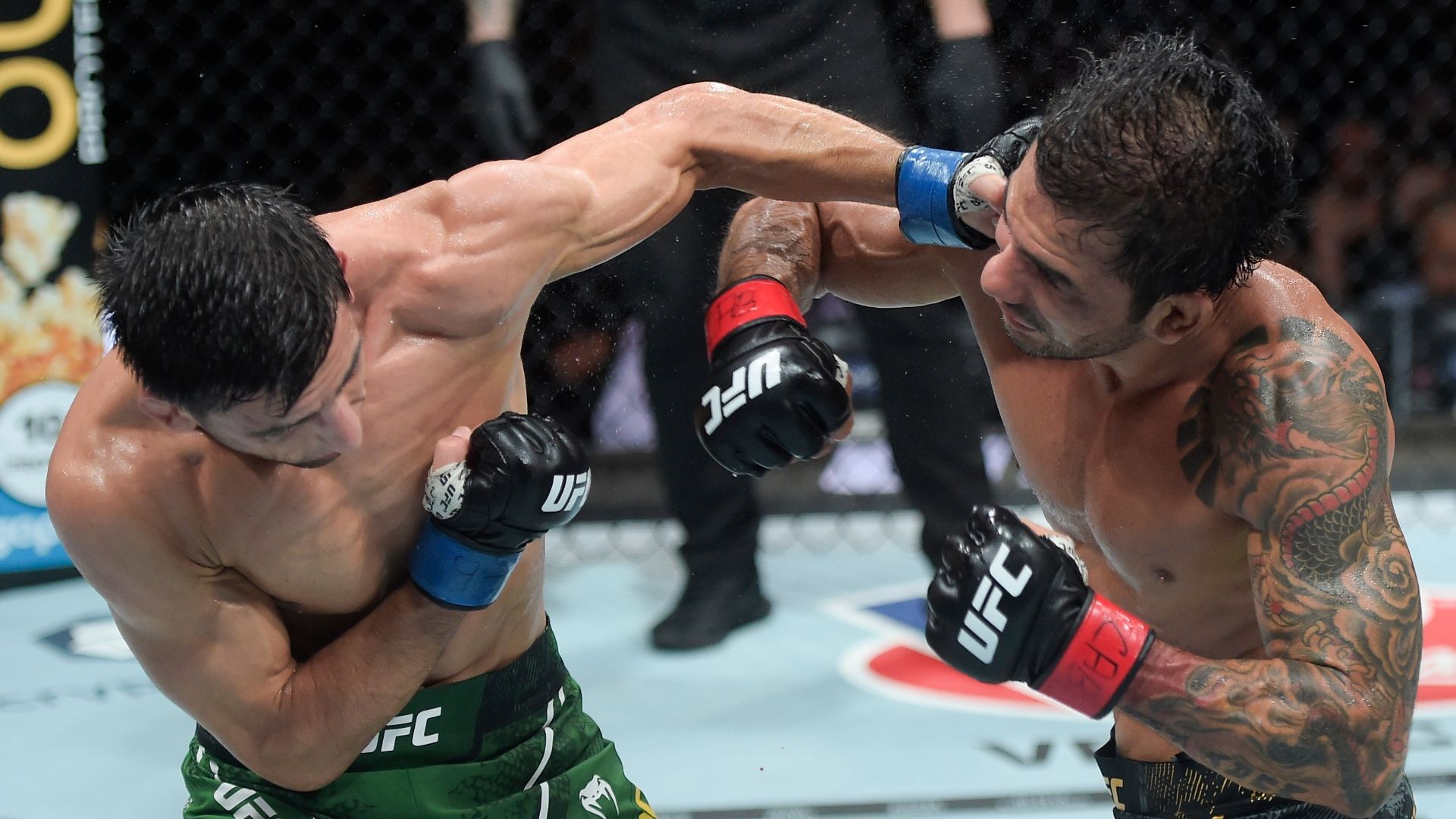 Alexandre Pantoja successfully defends title in dominant fashion - ESPN ...